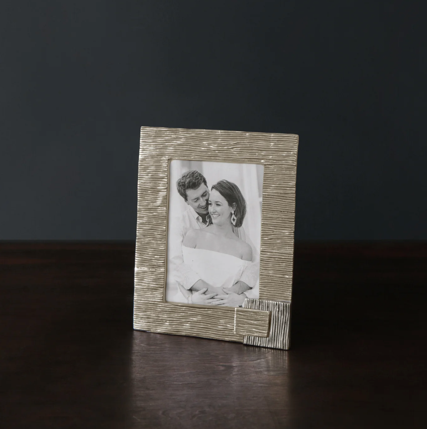 Sierra Modern Ripples 5x7 Frame (Gold) – K&K's Giving Tree